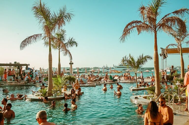 The 13 Best Beach Clubs in Dubai For 2026